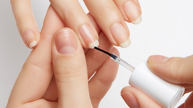 base de vernis - bases de vernis qualité salon - essie